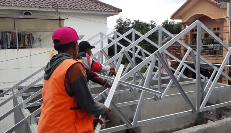 Cara Pasang Baja Ringan Atap Miring | Rintik Sedu